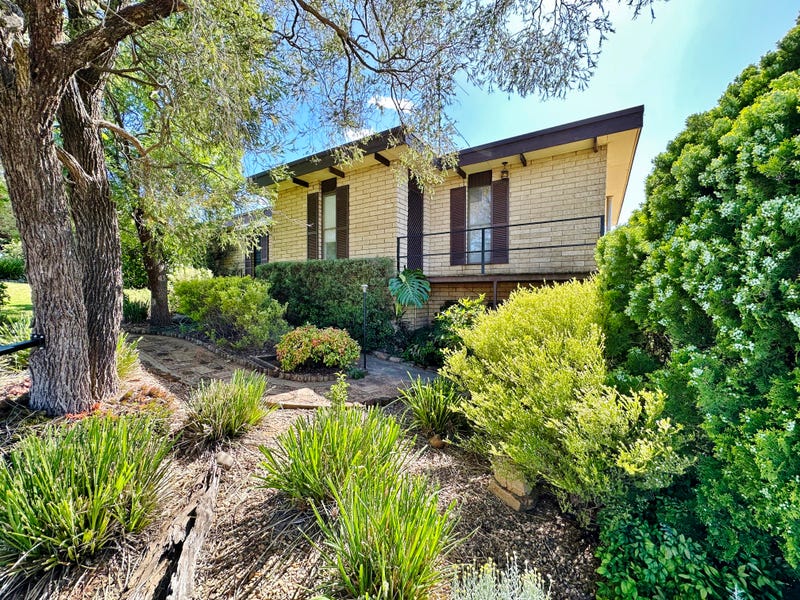 2 Tumbleton Street, Young, NSW 2594 - Property Details