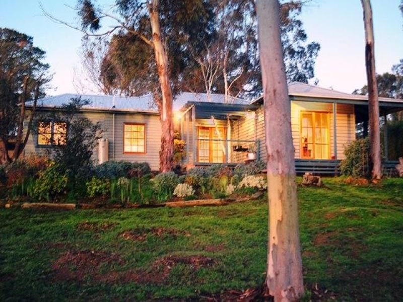 22 Albert Street, Chewton, VIC 3451 - realestate.com.au