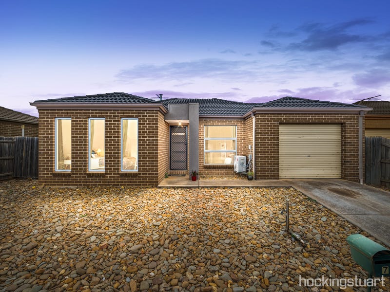 7/20-22 Roslyn Park Drive, Harkness, Vic 3337 - Property Details