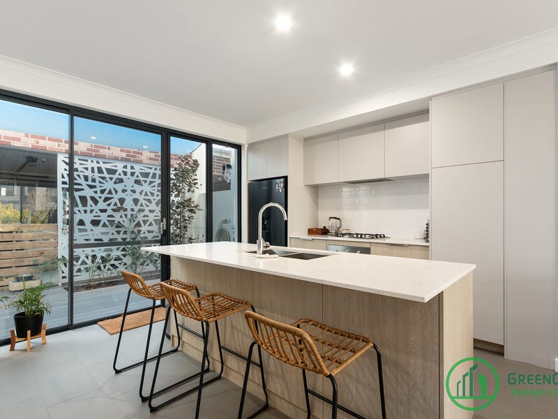 17 Turquoise Boulevard, Treeby, WA 6164 - Property Details