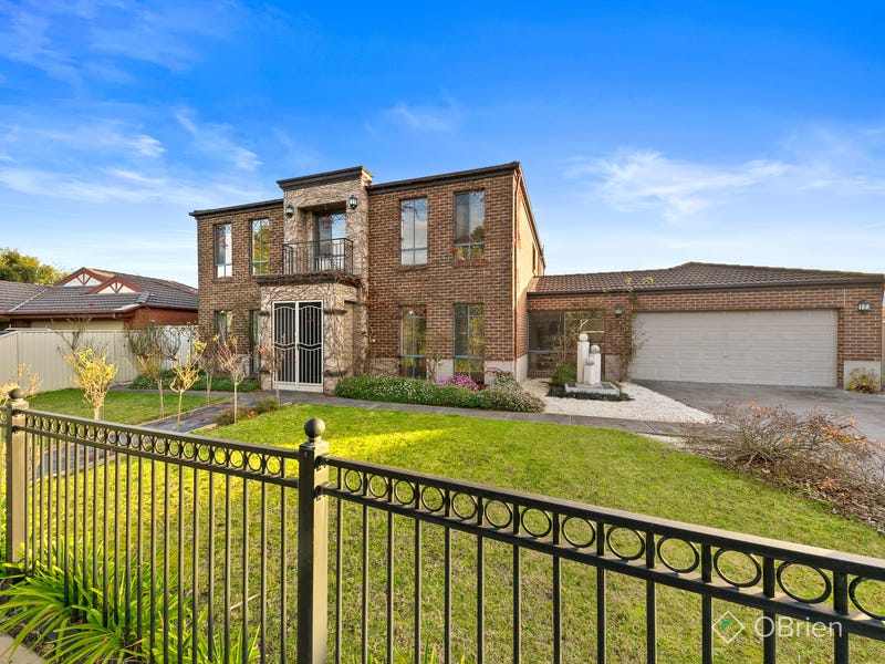 31 Buchan Green, Pakenham, Vic 3810 - Property Details