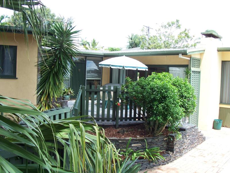 10 Lydia Grove, Southport, Qld 4215 - Property Details