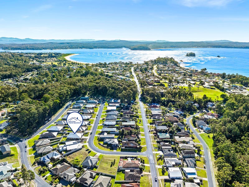 2/11 WAGTAIL CRESCENT, Batehaven, NSW 2536 - Property Details