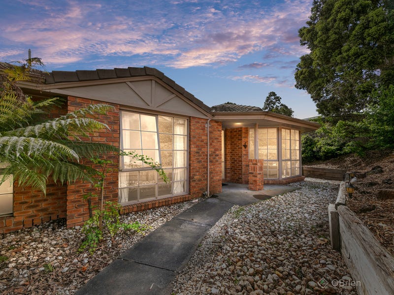 32 Amelia Close, Beaconsfield, Vic 3807 - Property Details