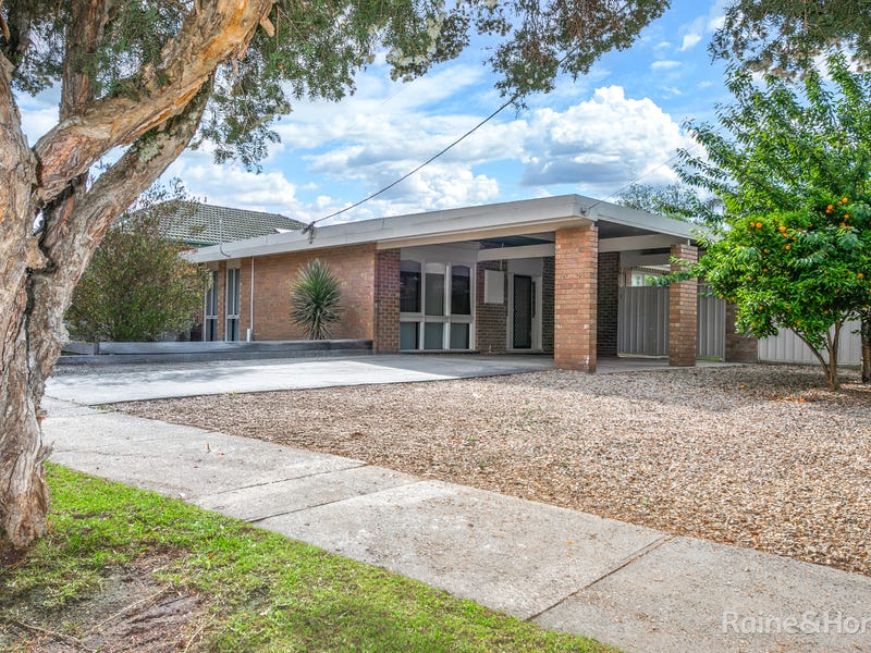 310 Elizabeth Drive, Sunbury, Vic 3429 - Property Details