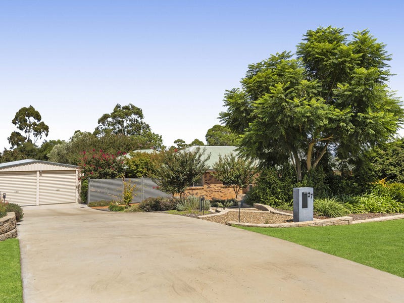 27 Palmer Drive, Highfields, Qld 4352 - Property Details