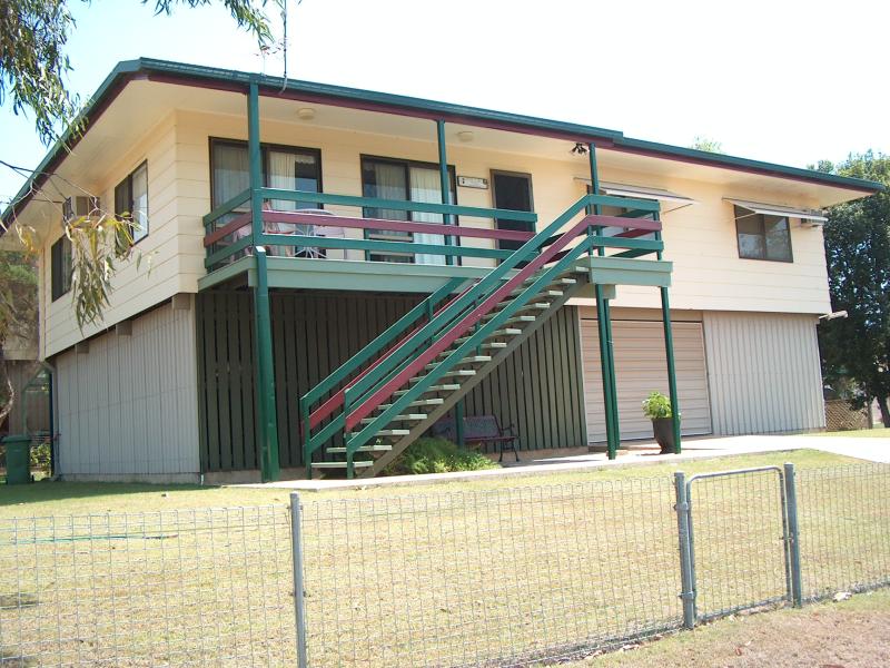 1 Rimfire Court, Clermont, Qld 4721 - Property Details