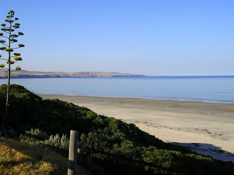 174A Esplanade, Aldinga Beach, SA 5173 - realestate.com.au