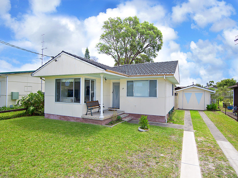 19 Bass Avenue, Killarney Vale, NSW 2261 - realestate.com.au