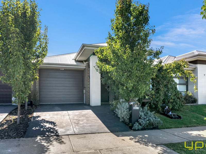 21 Springleaf Avenue, Clyde North, VIC 3978 - realestate.com.au
