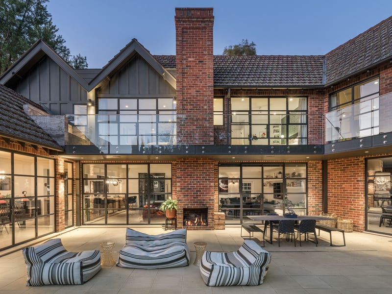 7 Stonehaven Court, Toorak, VIC 3142 - realestate.com.au