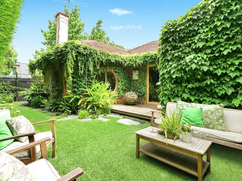 2 McCrae Street, Elwood, Vic 3184 - Property Details