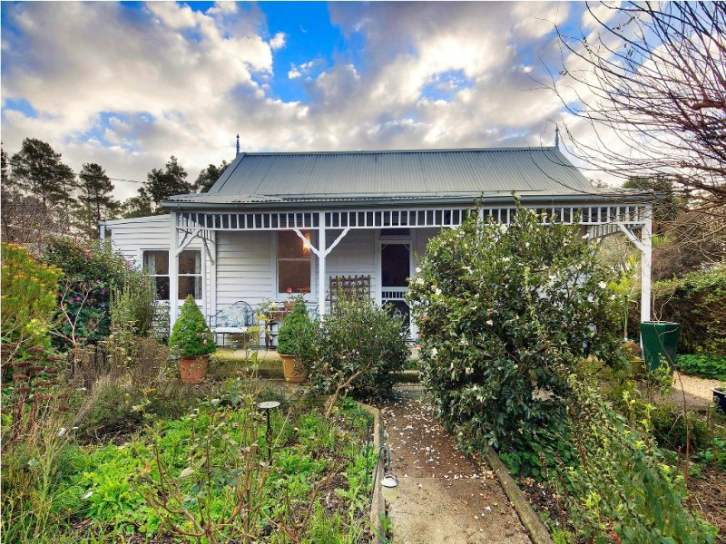 1-3 Hamilton Street, Linton, Vic 3360 - Property Details