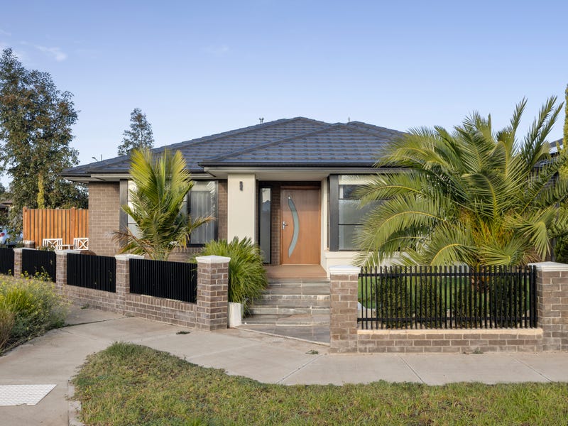 15 Kirkham Drive, Thornhill Park, VIC 3335 - realestate.com.au