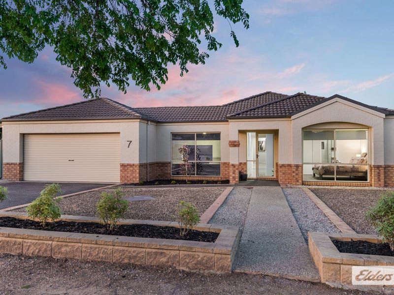 7 Exeter Place, Strathfieldsaye, Vic 3551 - Property Details