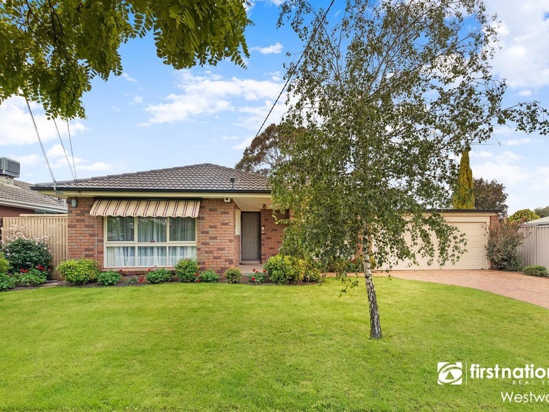 2 Manorvale Parade, Werribee, Vic 3030 - Property Details
