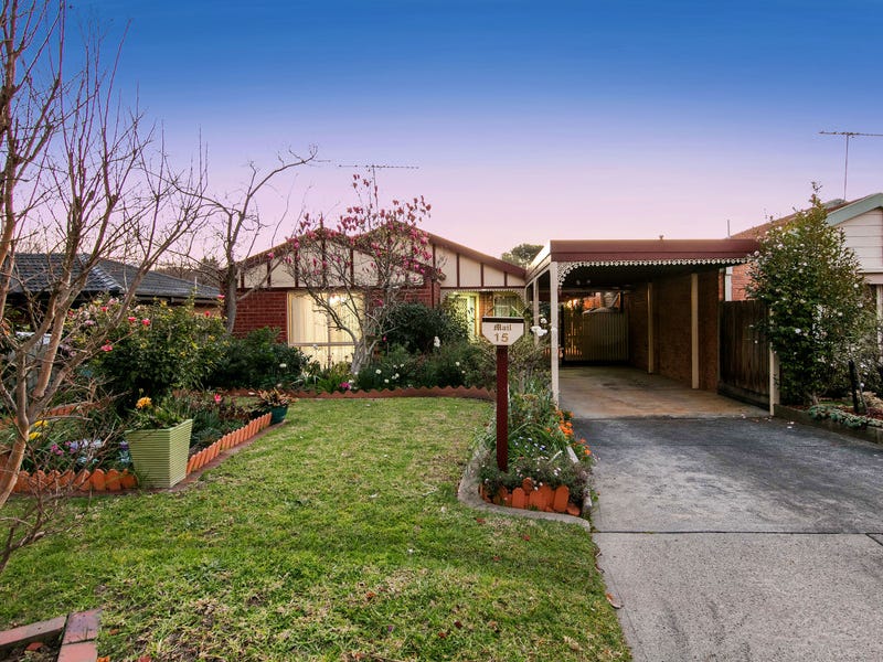 15 Adelaide Close, Berwick, VIC 3806 - realestate.com.au