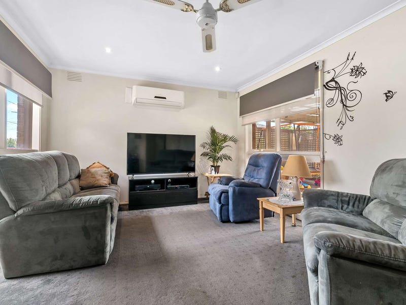 10 CRANLEY PLACE, Thomastown, Vic 3074 - Property Details