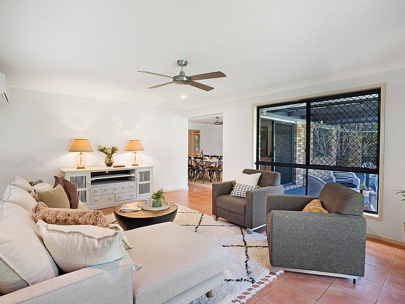 79 Sugarwood Street, Bellbowrie, Qld 4070 - Property Details