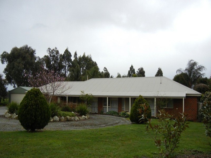 29 Fairway Drive, Drouin, Vic 3818 - Property Details