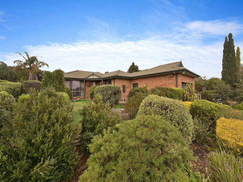 15 Feldspar Court, Narre Warren, VIC 3805 - realestate.com.au