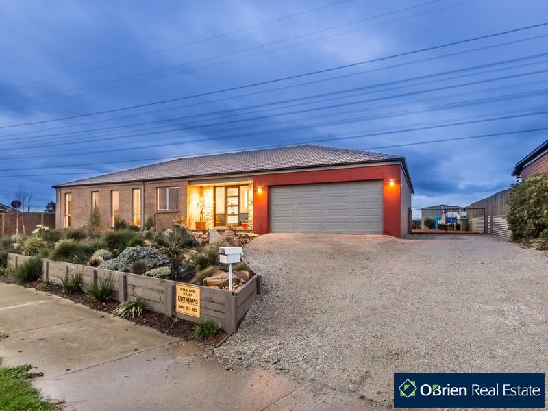 80-82 Scarborough Avenue, Cranbourne West, VIC 3977 - realestate.com.au