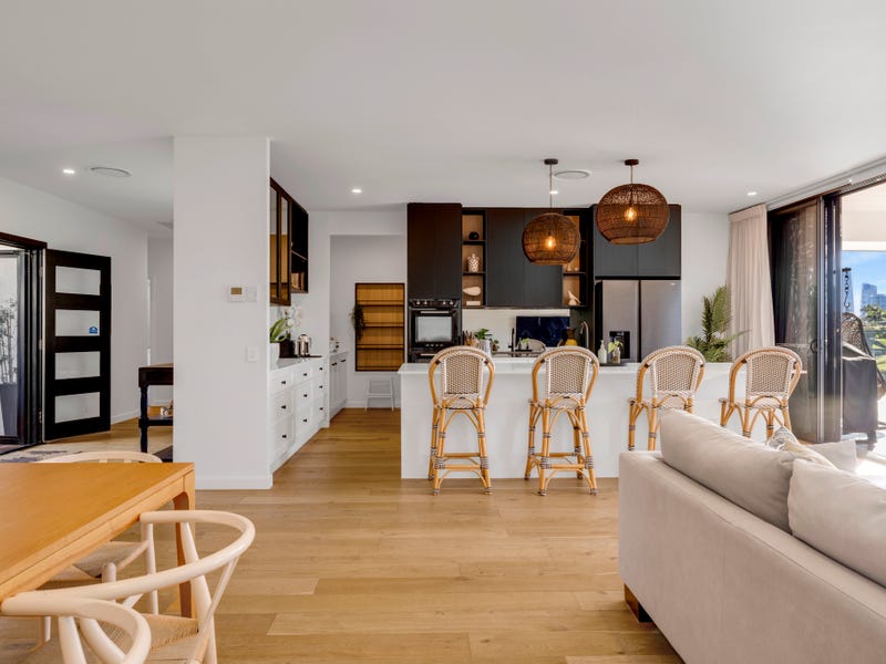 10 Crest View Key, Broadbeach Waters, QLD 4218 - realestate.com.au