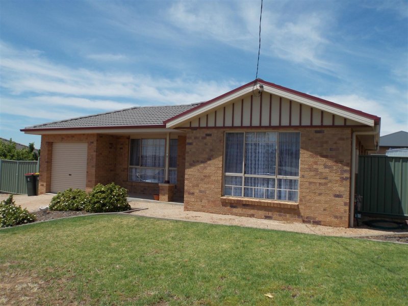 39 Medlyn Street, Parkes, NSW 2870 - Property Details