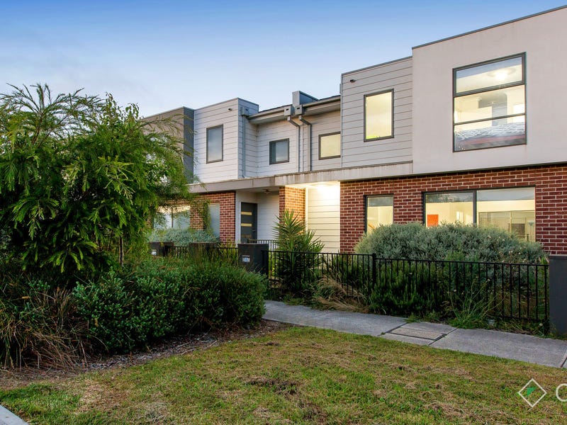 8 Jade Walk, Officer, Vic 3809 - Property Details