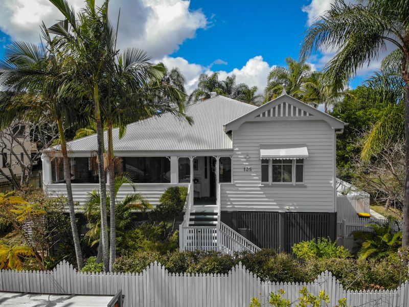 135 Hawthorne Road, Hawthorne, Qld 4171 - Property Details