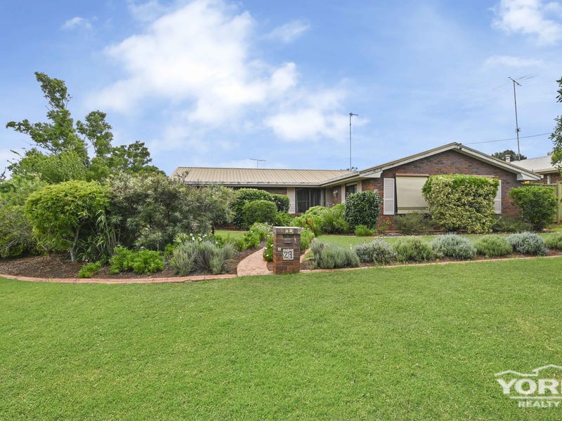 18 Ansett Court, Wilsonton, Qld 4350 - Property Details