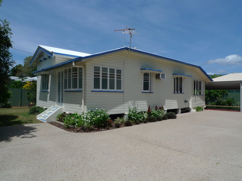 17 Macnamara Street, Manunda, Qld 4870 - Property Details