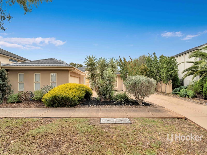 11 Greenview Way, Point Cook, VIC 3030 - realestate.com.au