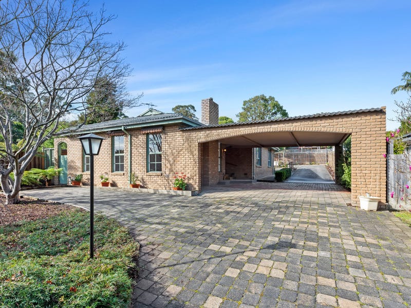 4 Walnut Drive, Kilsyth, Vic 3137 - Property Details