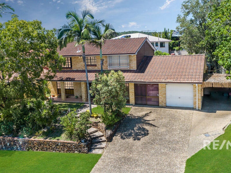 4 Apley Court, Carindale, Qld 4152 - Property Details