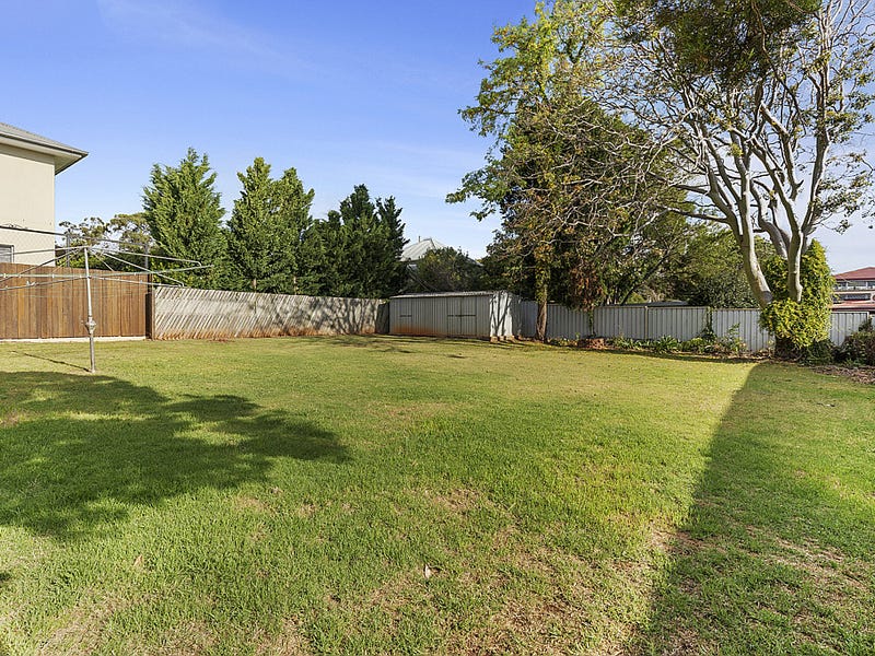 2 Bruce Street, East Toowoomba, QLD 4350 - realestate.com.au