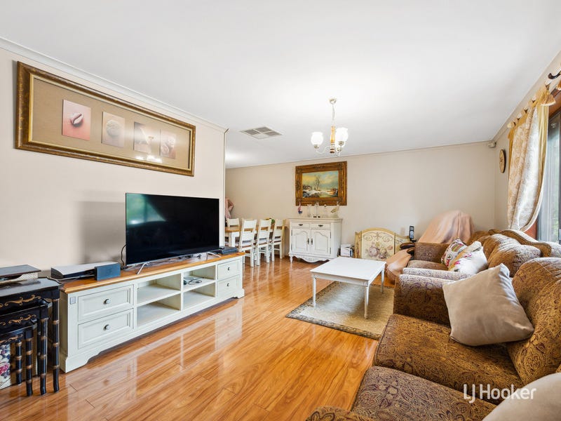 15 Banksia Cres, Craigmore, SA 5114 - realestate.com.au