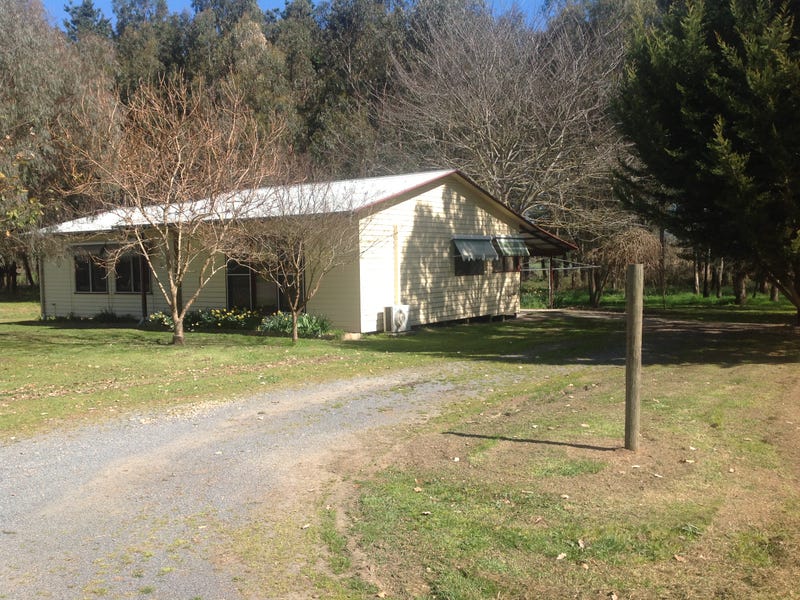 6 Carlassare Court, Myrtleford, VIC 3737 - realestate.com.au