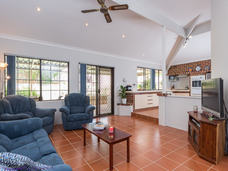 14 Damascus Drive, Greenmount, WA 6056 - Property Details