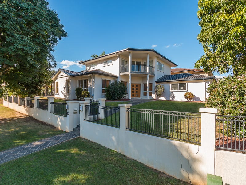 32 Sunset Place, Carindale, Qld 4152 - Property Details