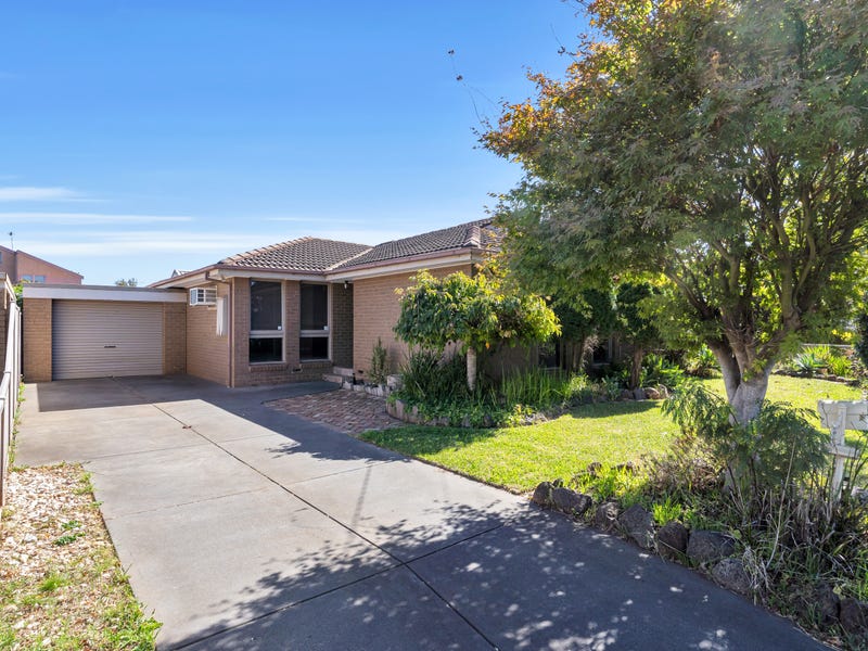 27 Manorvale Parade, Werribee, VIC 3030 - realestate.com.au
