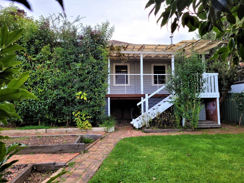 7 Sunnybar Parade, Karabar, NSW 2620 - Property Details