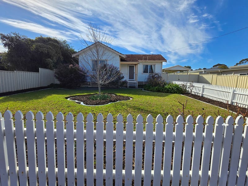 15 Bowden Terrace, Katanning, WA 6317 - Property Details