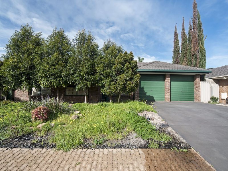 10 Spaxton Cres, Craigmore, SA 5114 - realestate.com.au