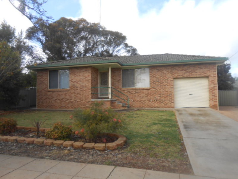 15 Medlyn Street, Parkes, NSW 2870 - Property Details