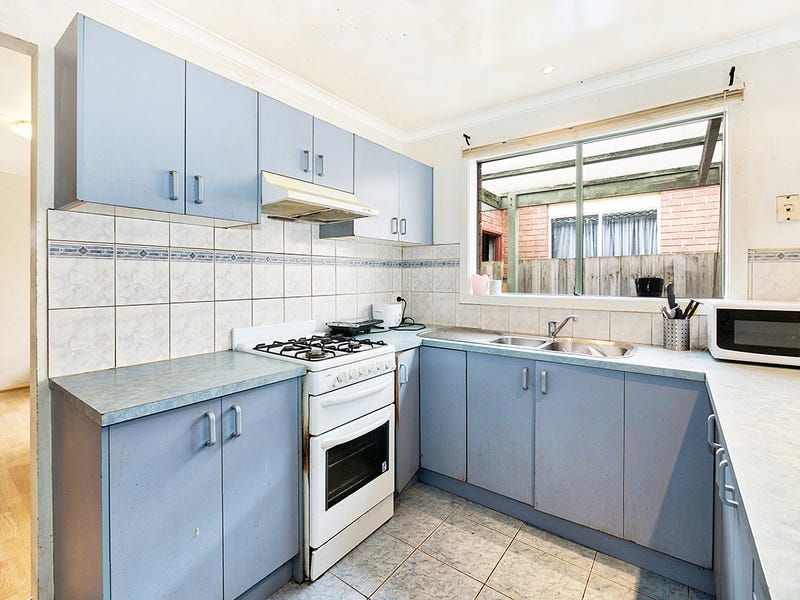 8 Sharyn Street, Cranbourne West, VIC 3977 - realestate.com.au