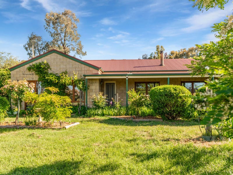 71 Thornhill Lane, Elphinstone, Vic 3448 - House for Sale - realestate ...
