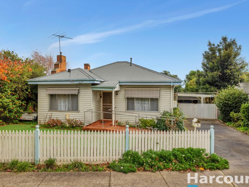 9 Hearn Street, Drouin, Vic 3818 - Property Details