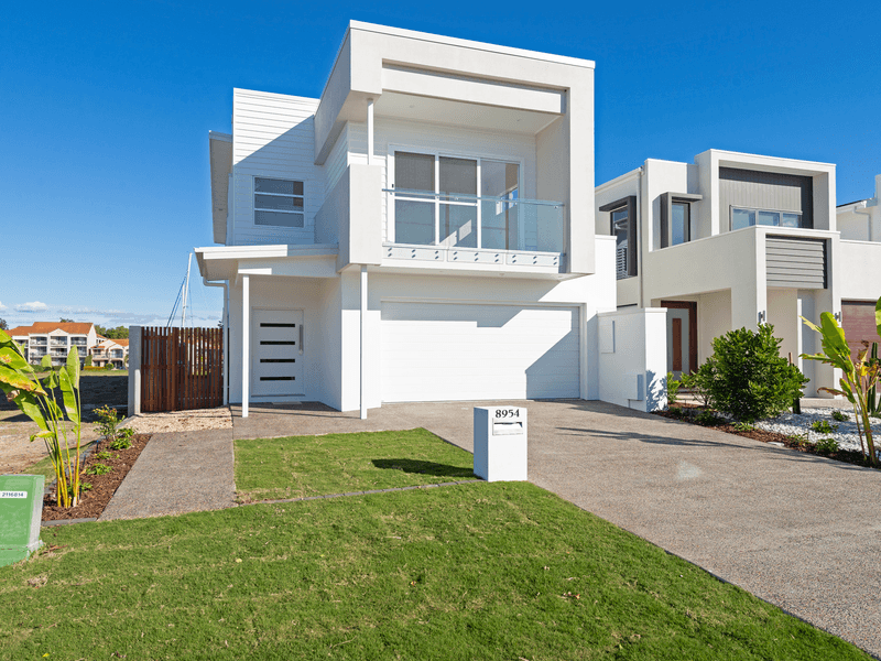 8954 The Point Circuit, Hope Island, QLD 4212 - realestate.com.au