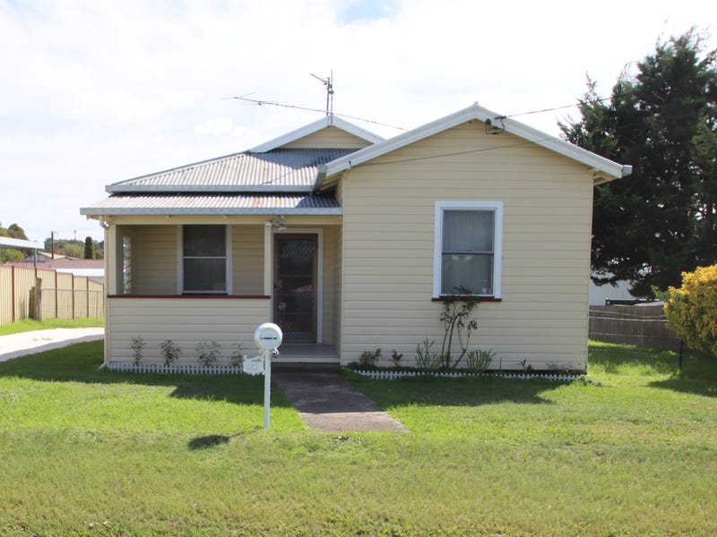 44 Margaret Street, Tenterfield, NSW 2372 - Property Details